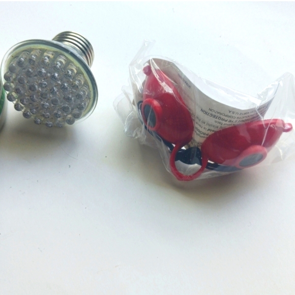 Other | Red Light Led Therapy Lamp Bulb Beauty Device With Goggles ...